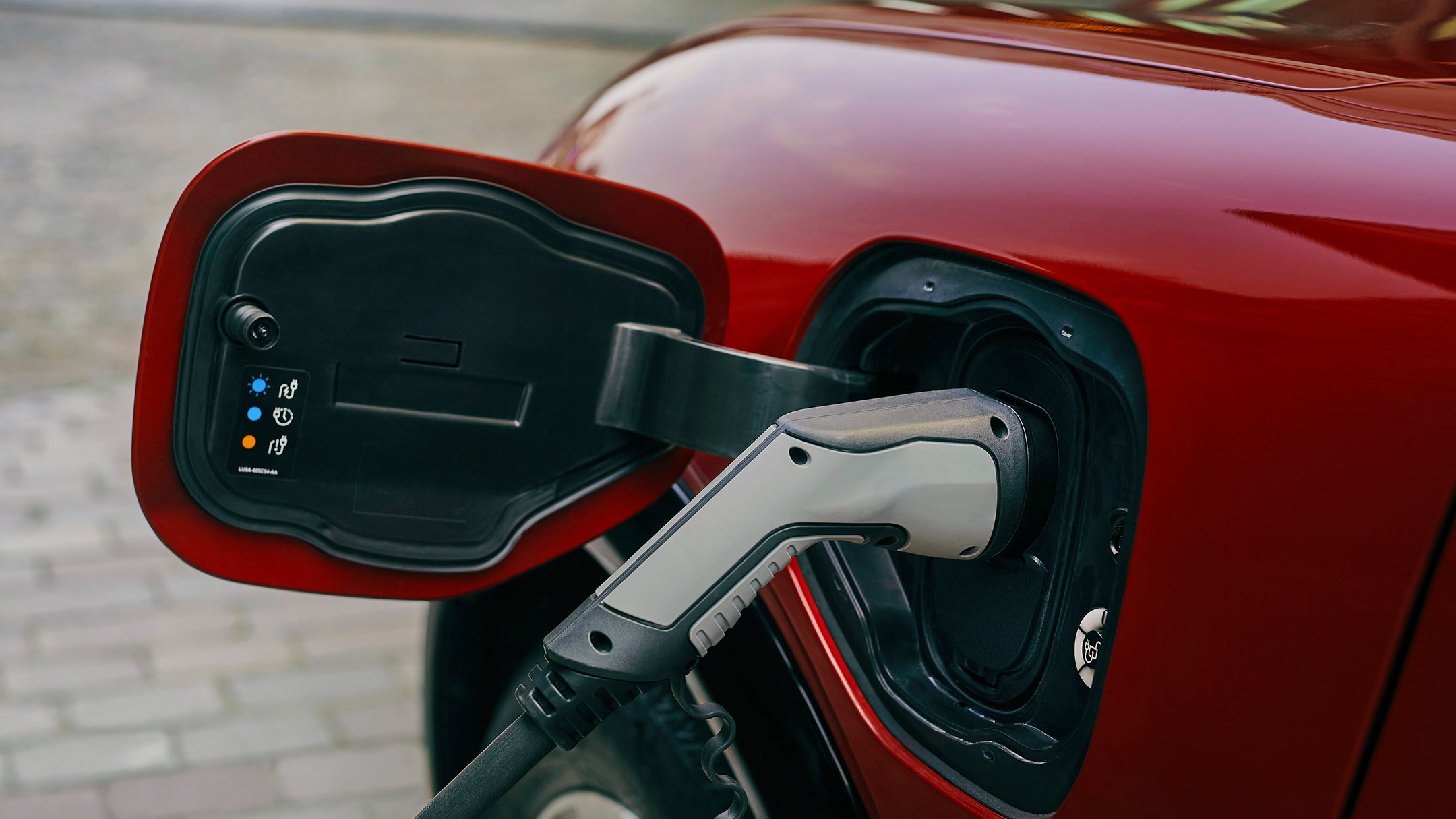 What you need to know about Hybrid and Electric Cars | Ford UK