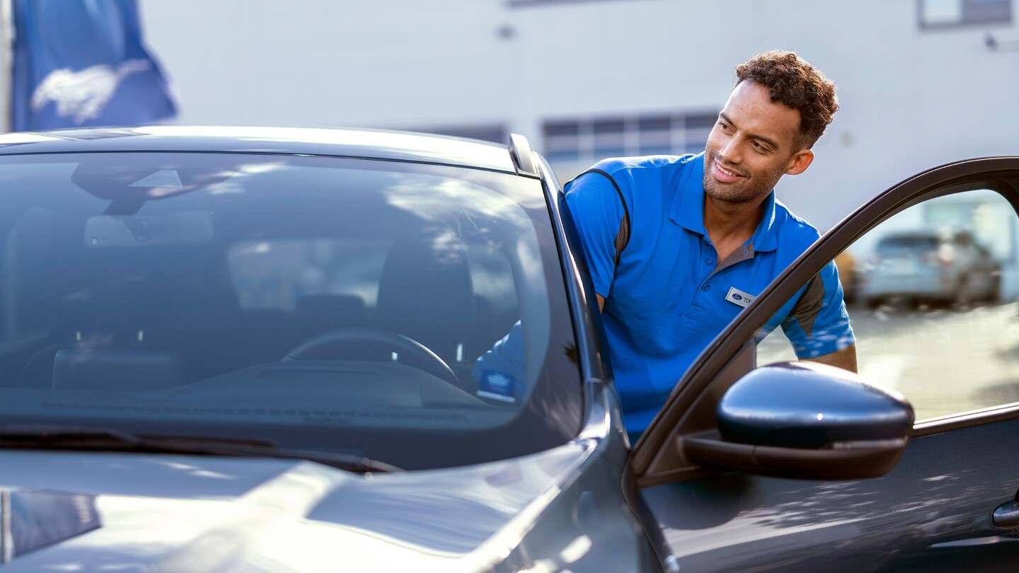 Ford Main Dealer Service Offers and Discounts | Ford UK